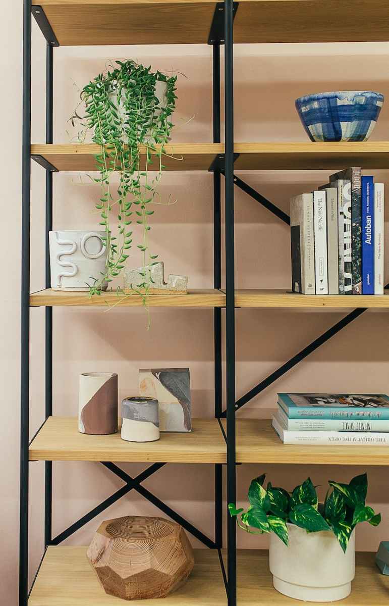 Master the Art of Bookshelf Staging: Transform Your Space with Style
